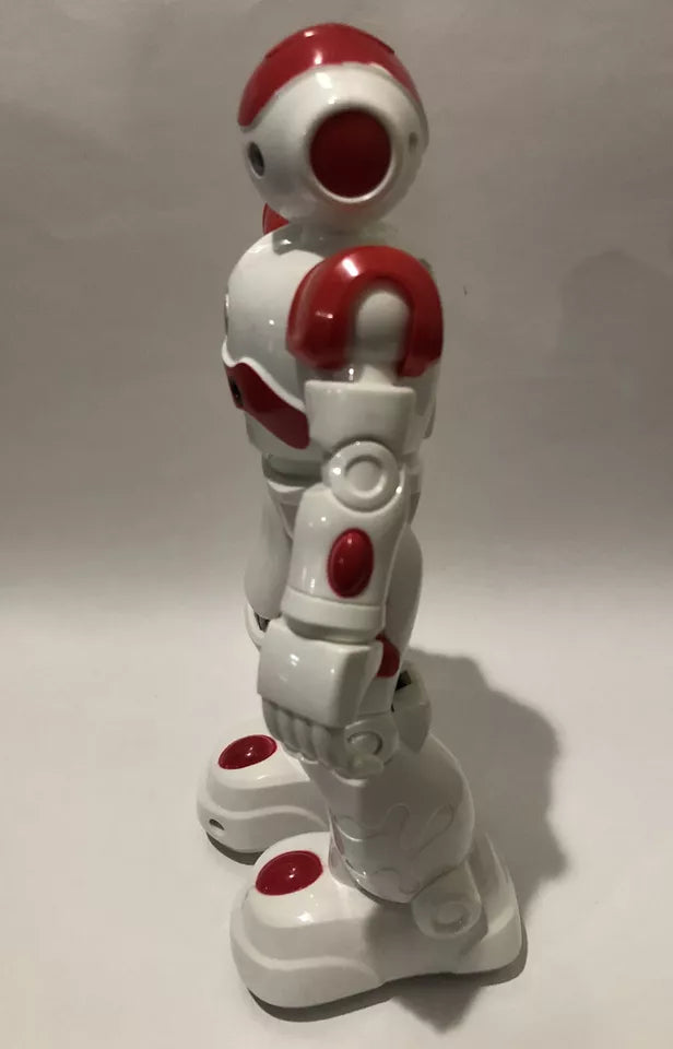 Lawrence the High-tech Artificial Intelligence Robot Lawrence the High-tech Artificial Intelligence Robot